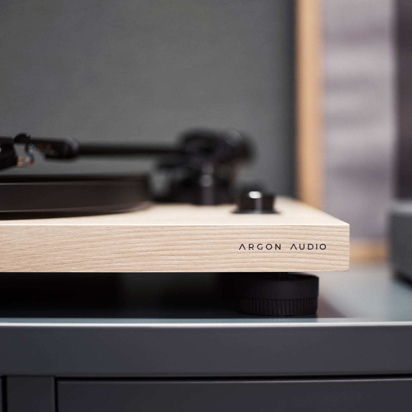 Turntables: Get authentic vinyl sound with our hassle-free turntables
